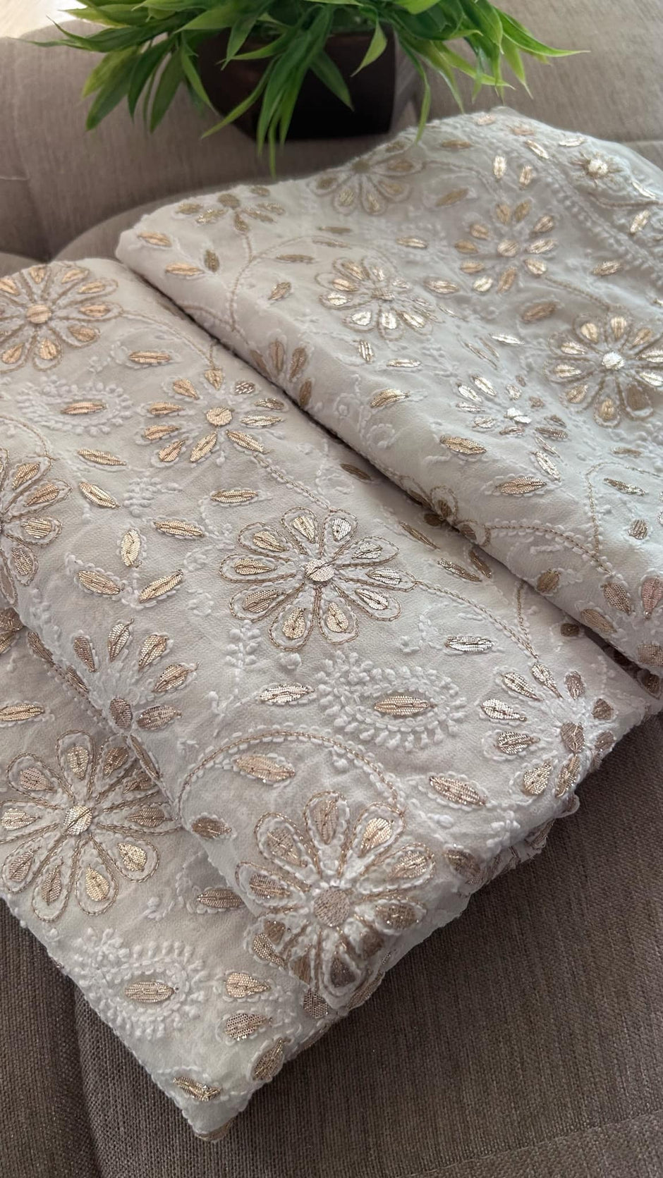 Shop Chikankari Dupattas Online| Dress365days Handcrafted Collection