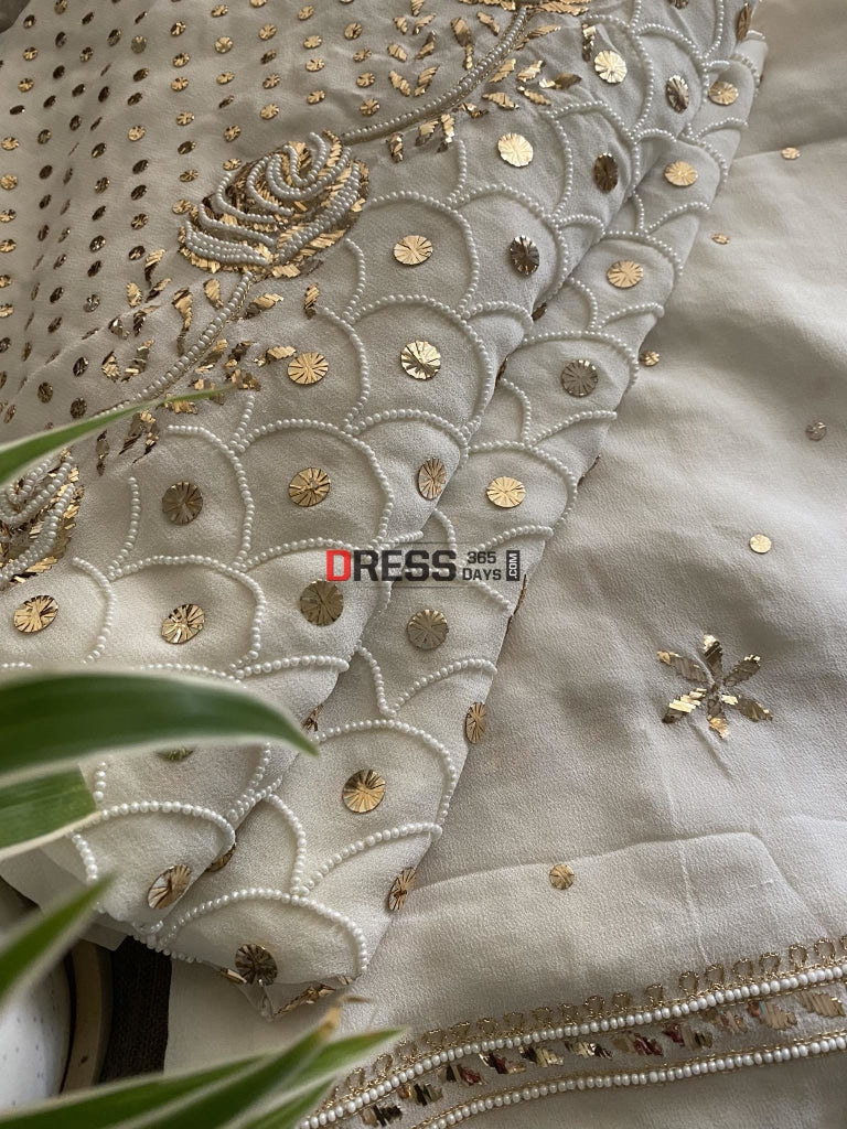 Masterpiece Kamdani & Pearl Suit – Dress365days